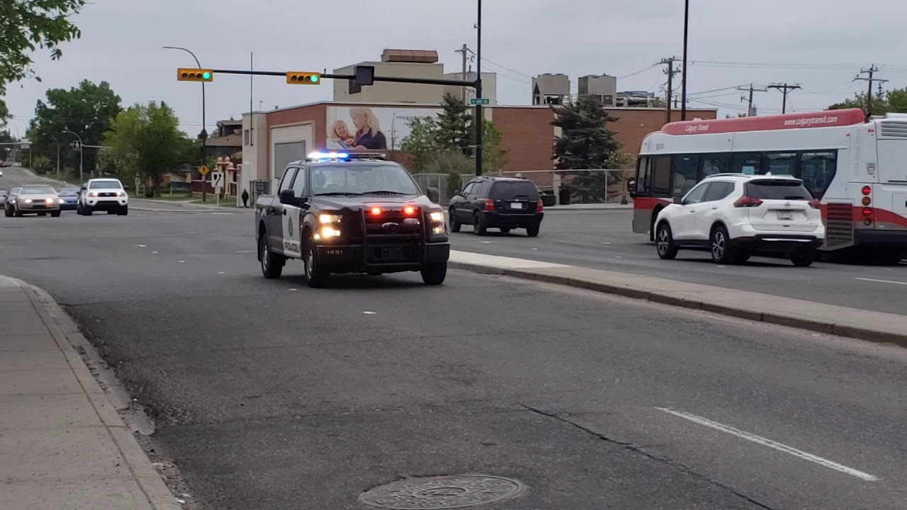 Calgary Police F150 Responding/Arriving - YouTube