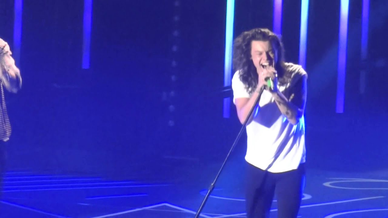 18 - One Direction live - MEN Arena Manchester 03/10/2015 - YouTube