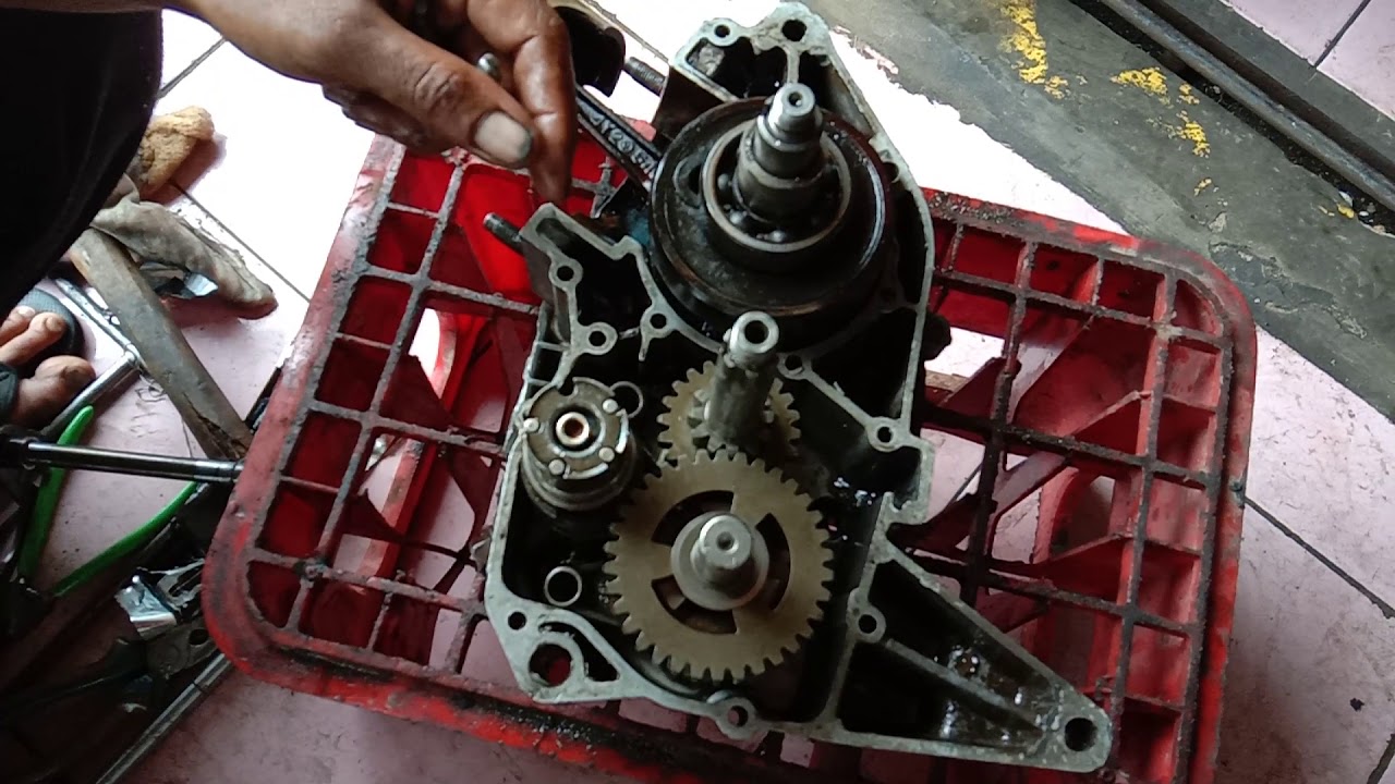Cara pasang gigi rasio motor Rx king. - YouTube