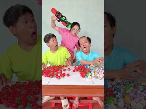 Little Brother gave me back Strawberry ball candy 🍓🛩️