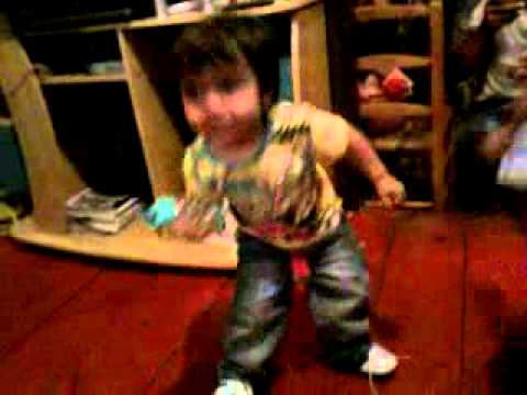 Nene dançando ate chao,chao chao - YouTube