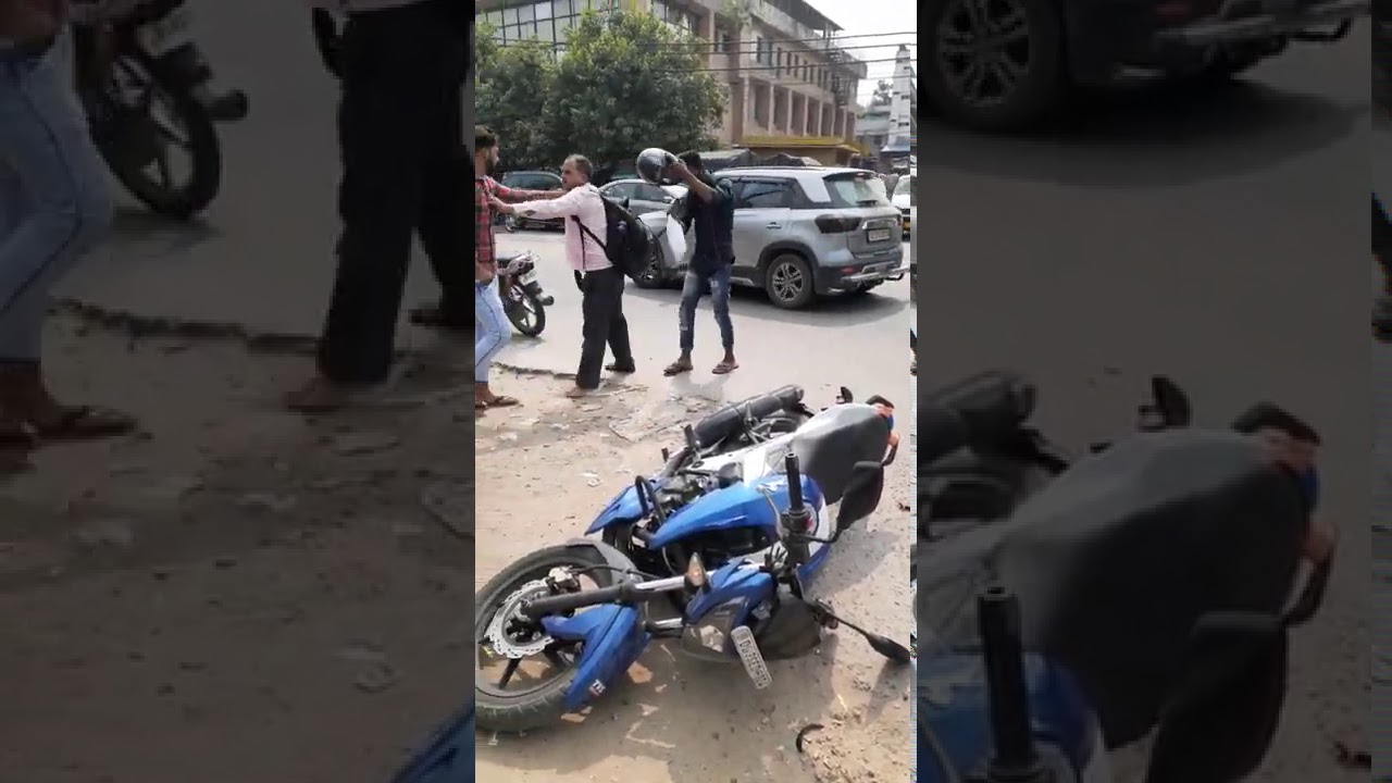 indian street fight at public - YouTube