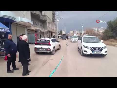 Akaryakıt istasyonunda silahlı kavga: Yoldan geçen vatandaş yaralandı