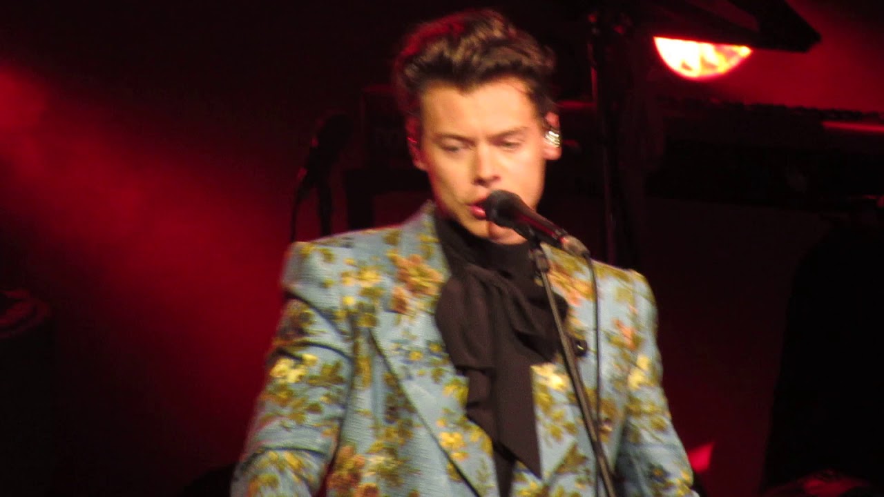 Only Angel (LIVE) Harry Styles - YouTube