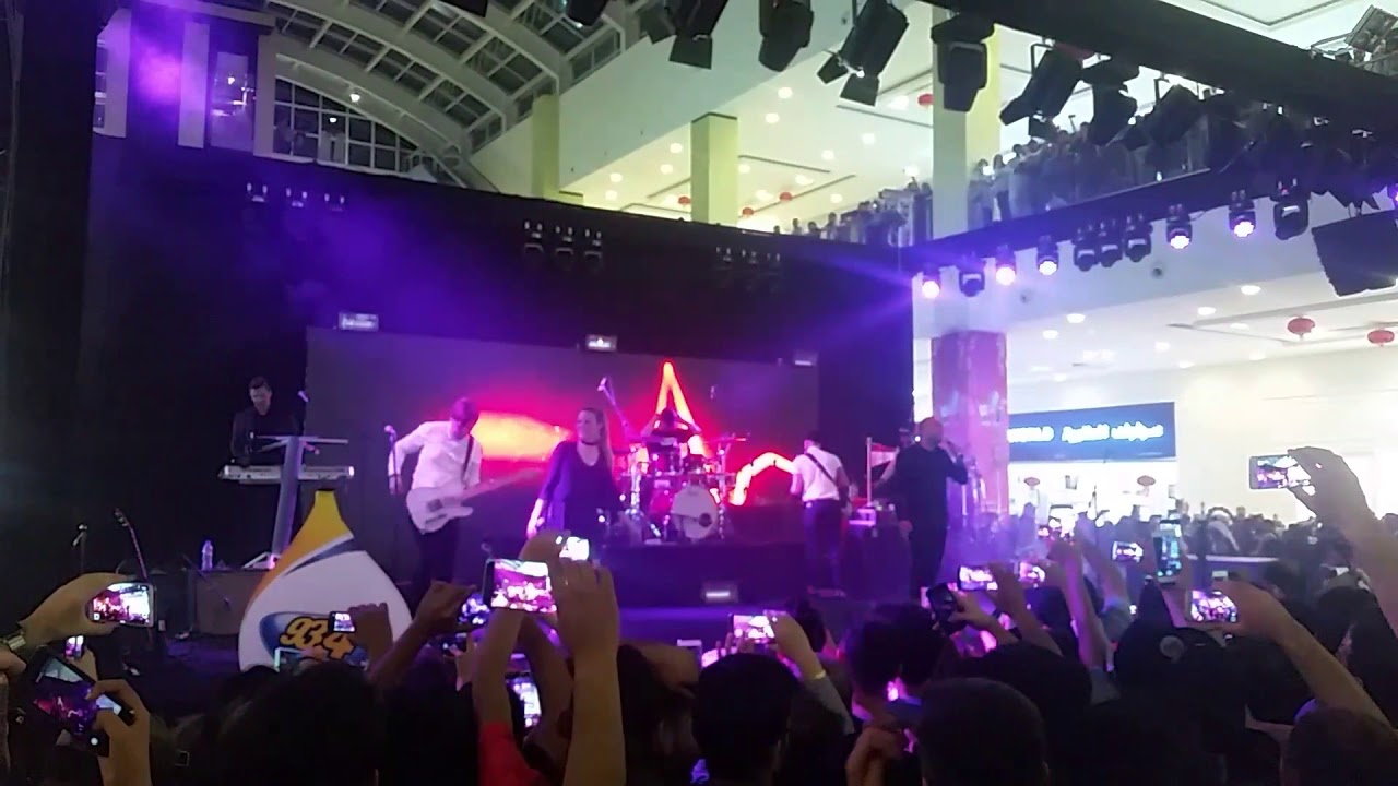 Arash concert in dubai - YouTube