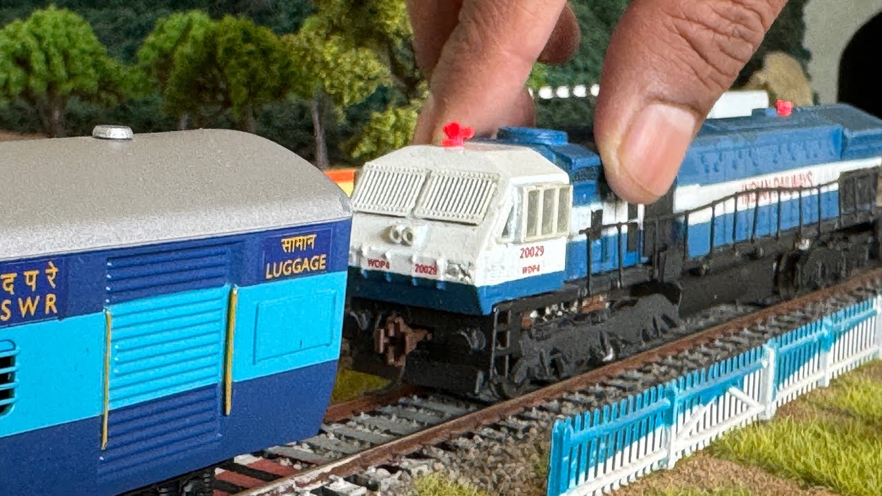 Running HO Scale Model Trains II | Electricity ⚡️ Powered | 🚂🚂🚂 - YouTube