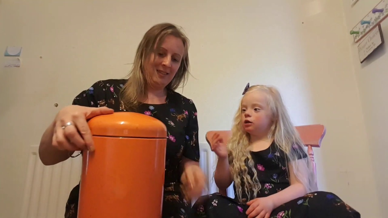 Makaton for 'Bin' 🗑️ - YouTube