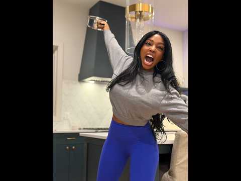 When Mike's cheating with Lesa takes Domini to her boiling point!