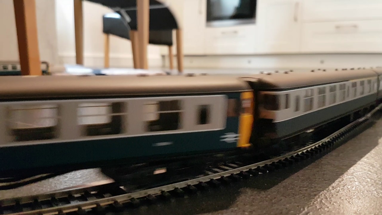 Class 309 10 car Clacton Express rake (OO gauge) - YouTube