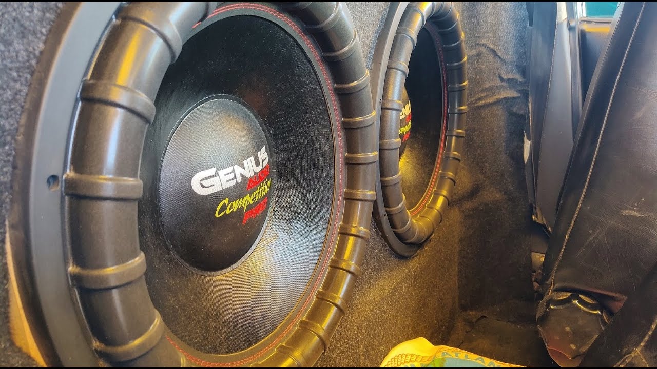 ¡Tremendos BAJOS con SUBS Genius de 18"! - YouTube