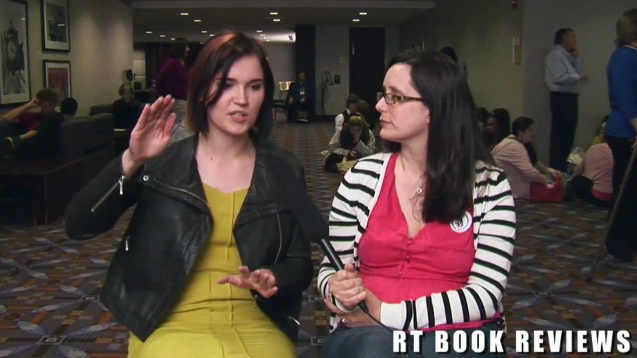 Interview with Veronica Roth - YouTube