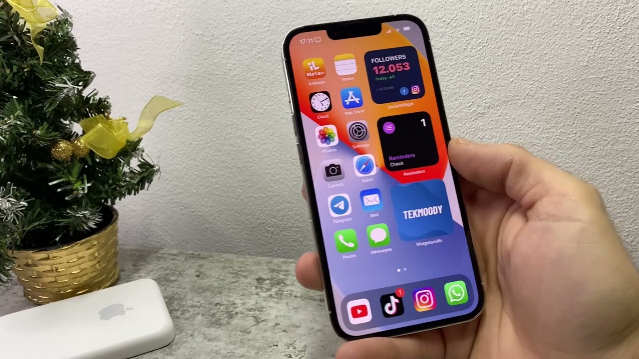 How to activate Macro button on iPhone iOS 15.2 - YouTube