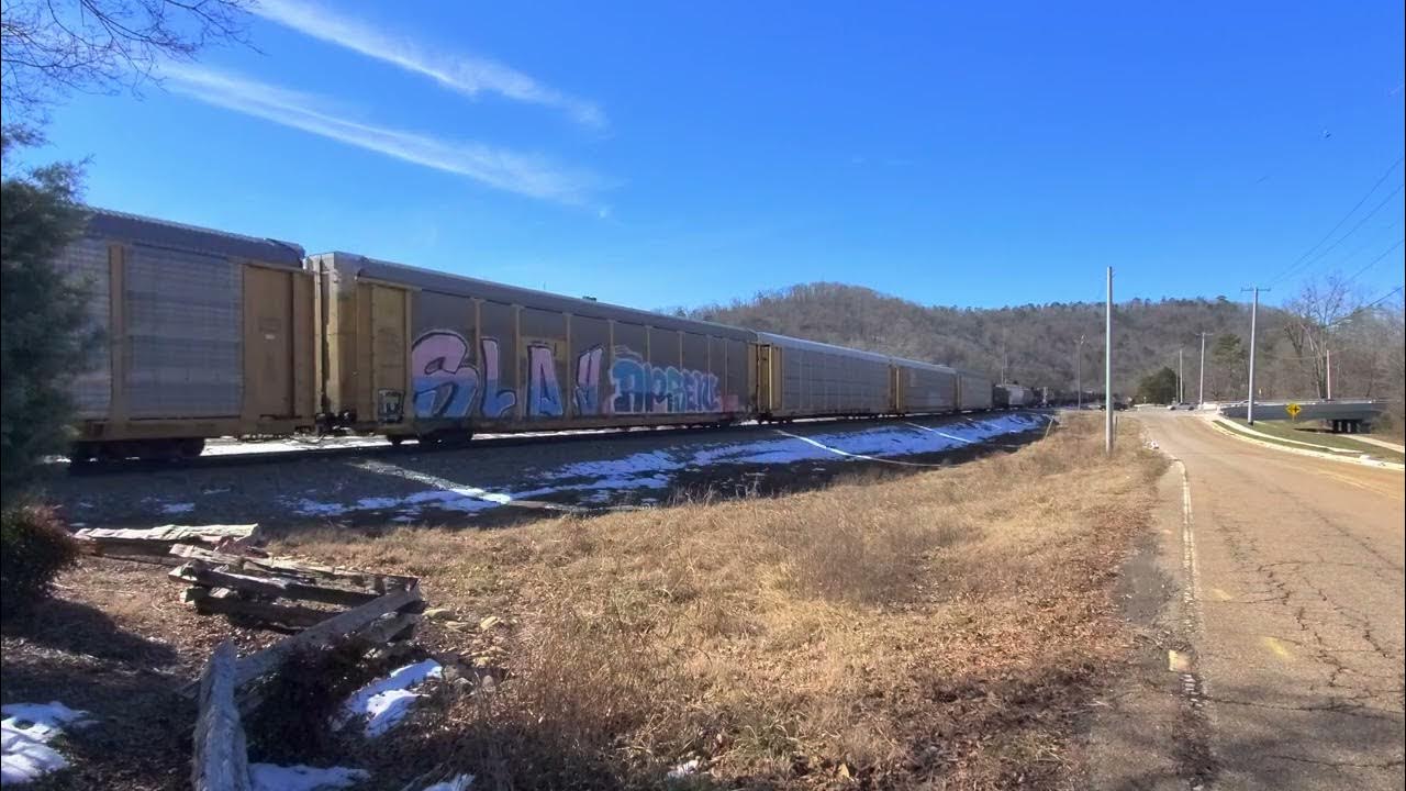 NS 4252 & 7665 approach Collegedale with a short, northbound manifest - YouTube