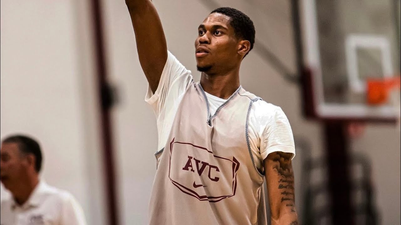 Emani Scott 33pt game (AVC @ Ventura College) - YouTube