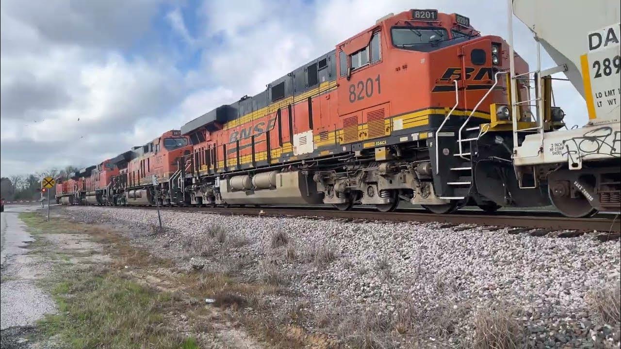 4 Locomotive BNSF Lash-up - Dobbin, TX - 2/8/25 - YouTube