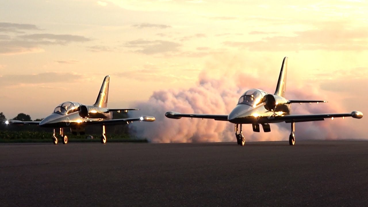 GIANT RC L-39 SWISS FORMATION TEAM - YouTube