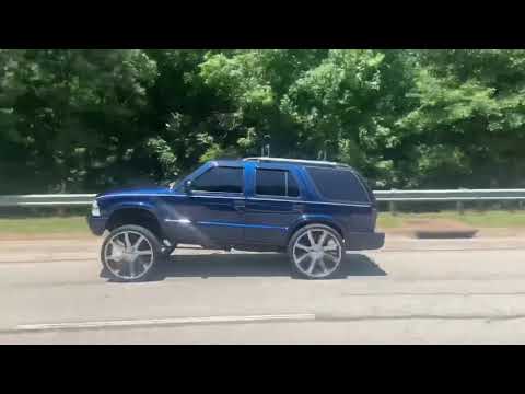 Squatted trail blazer - YouTube