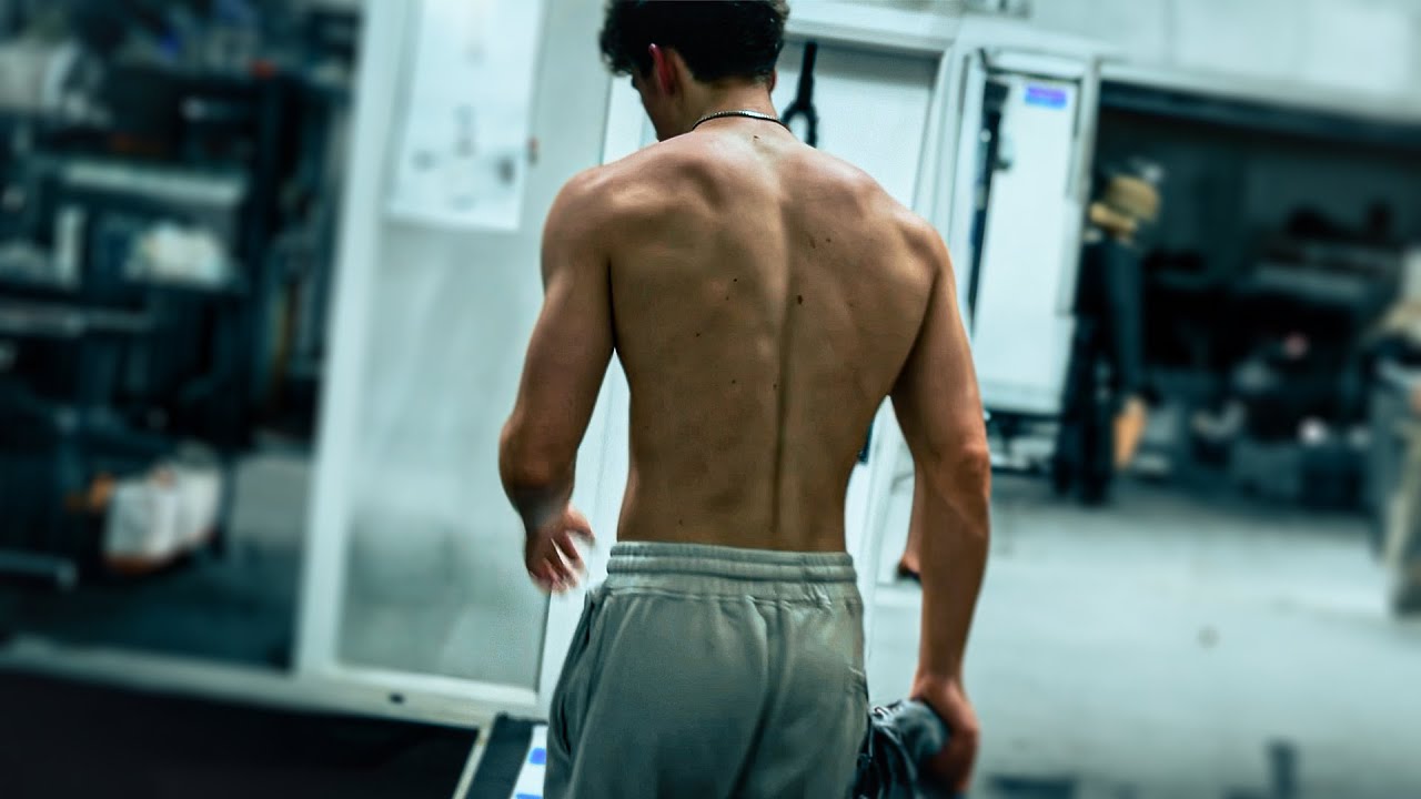 Skinny to Jacked Day 28 - Back and Rear Delts - YouTube