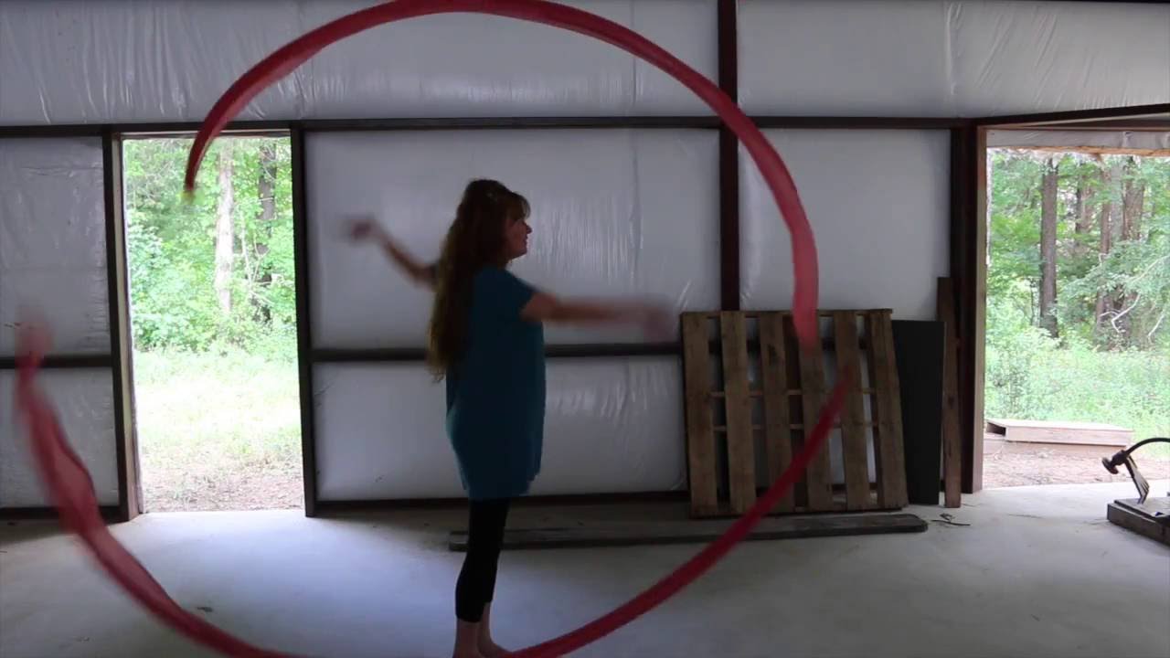 How to: Simple Circles w/Worship Streamers - YouTube