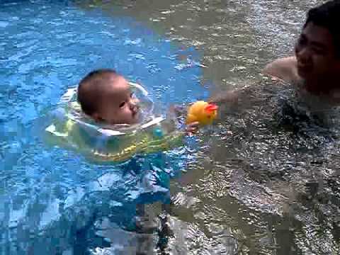 jayden swim at big pool - YouTube