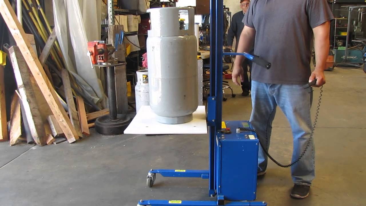 T&S Equipment 125 lbs Walk Behind Material Lift Personal Hoist - YouTube