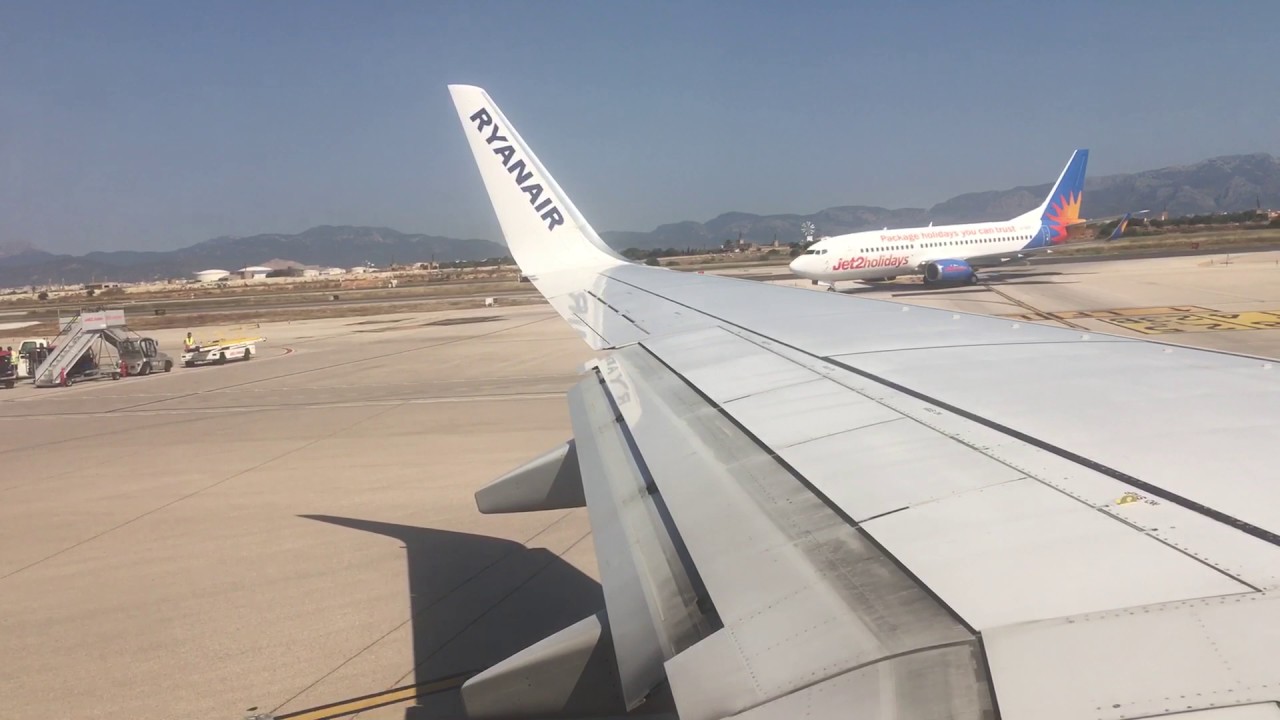 Ryanair Boeing 737-800 Take-off at Palma - YouTube