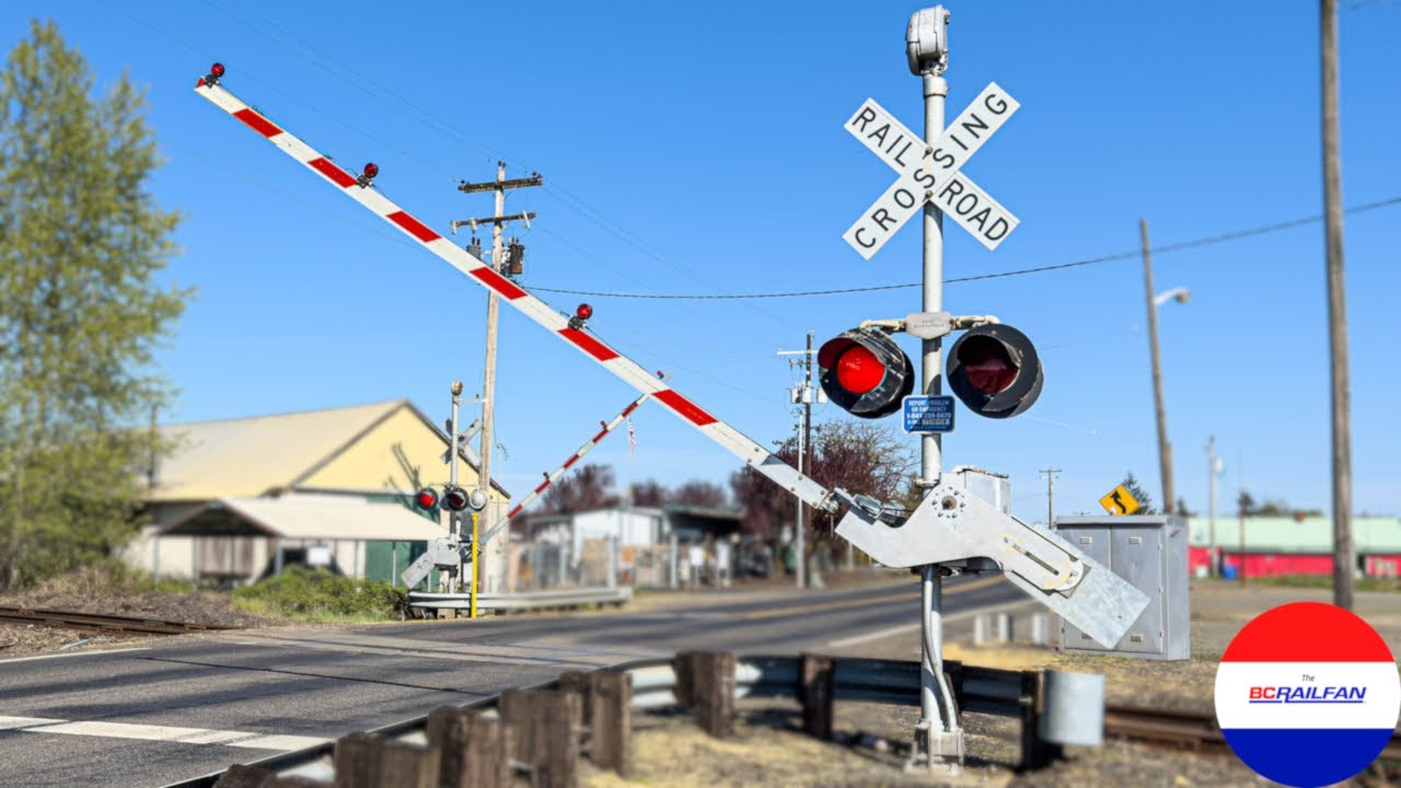 US&S Teardrop Bell | Railroad Crossing | Jefferson-Scio Drive, Scio, OR ...
