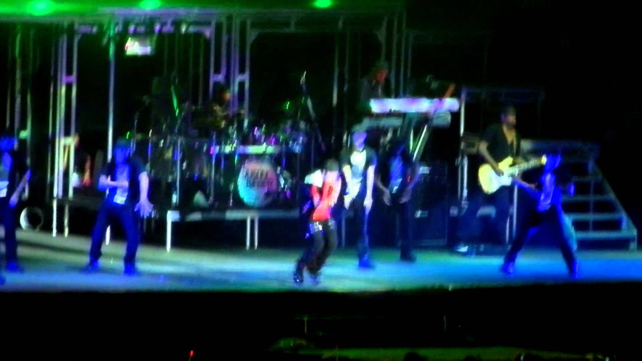 Justin Bieber - One Time Live at Rio de Janeiro 06/10/2011 - YouTube