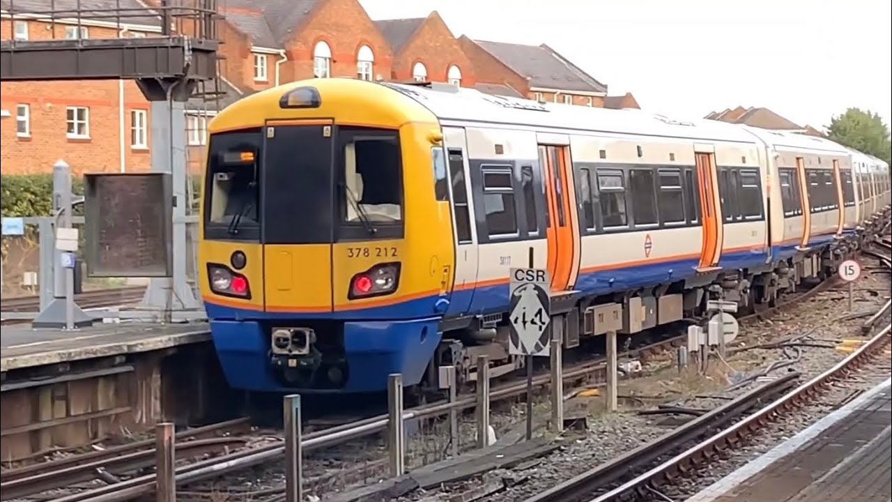 London Overground Class 378 departs Richmond. 378212 - YouTube