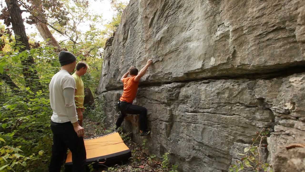 Swope bouldering: the cave area - YouTube