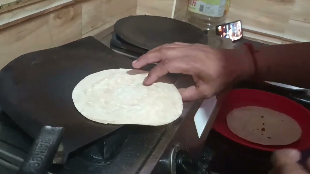 Roti Banane Ka Tarika | - YouTube