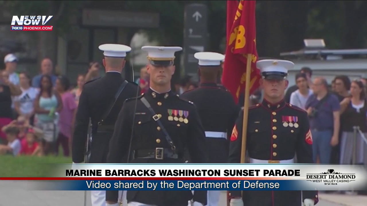 MARINE BARRACKS WASHINGTON SUNSET PARADE: At the Lincoln Memorial in D ...