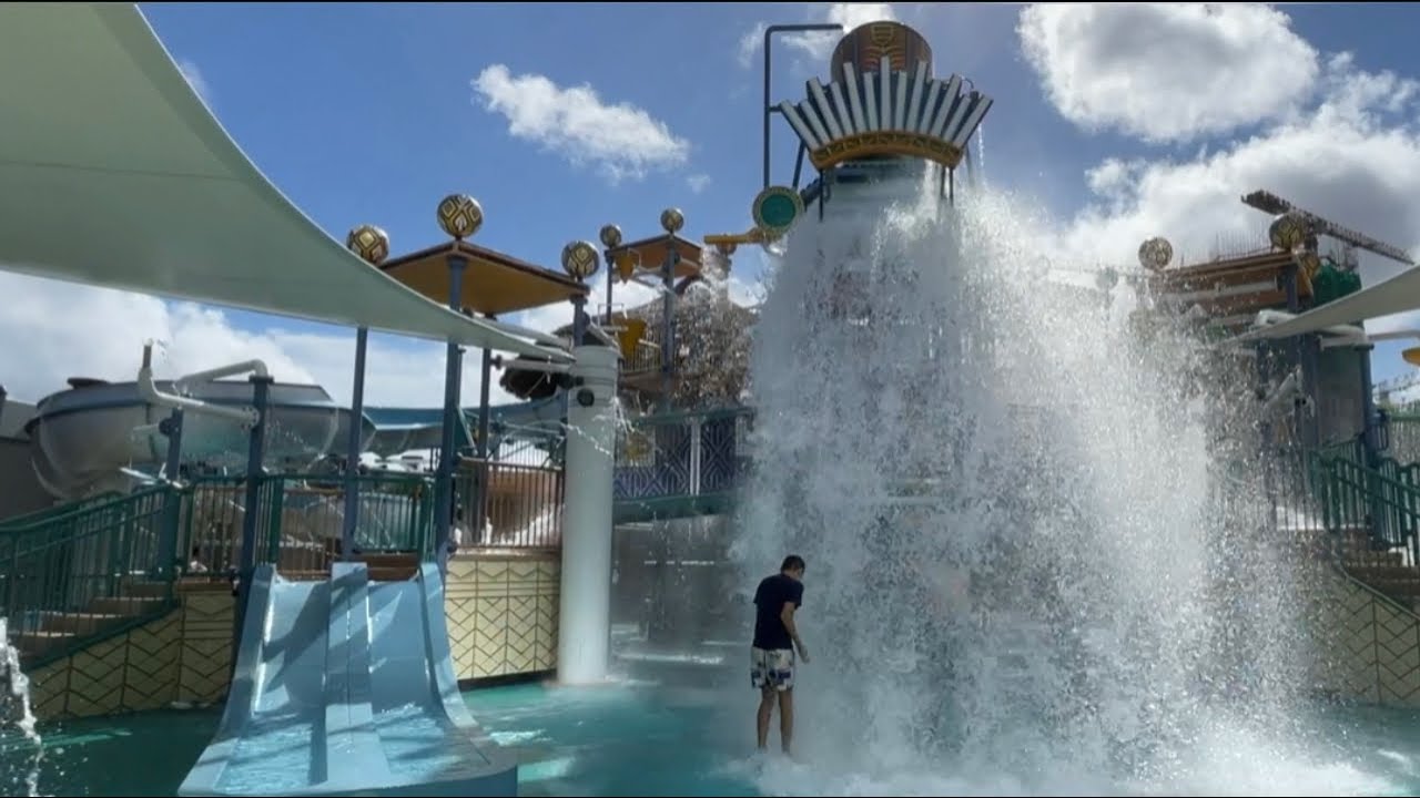 Golden Bucket Studio City Water Park - YouTube
