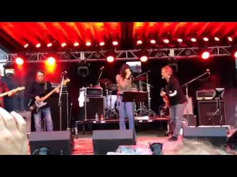 Bring It On Home - Anders Osborne w/ Nicki Bluhm - YouTube