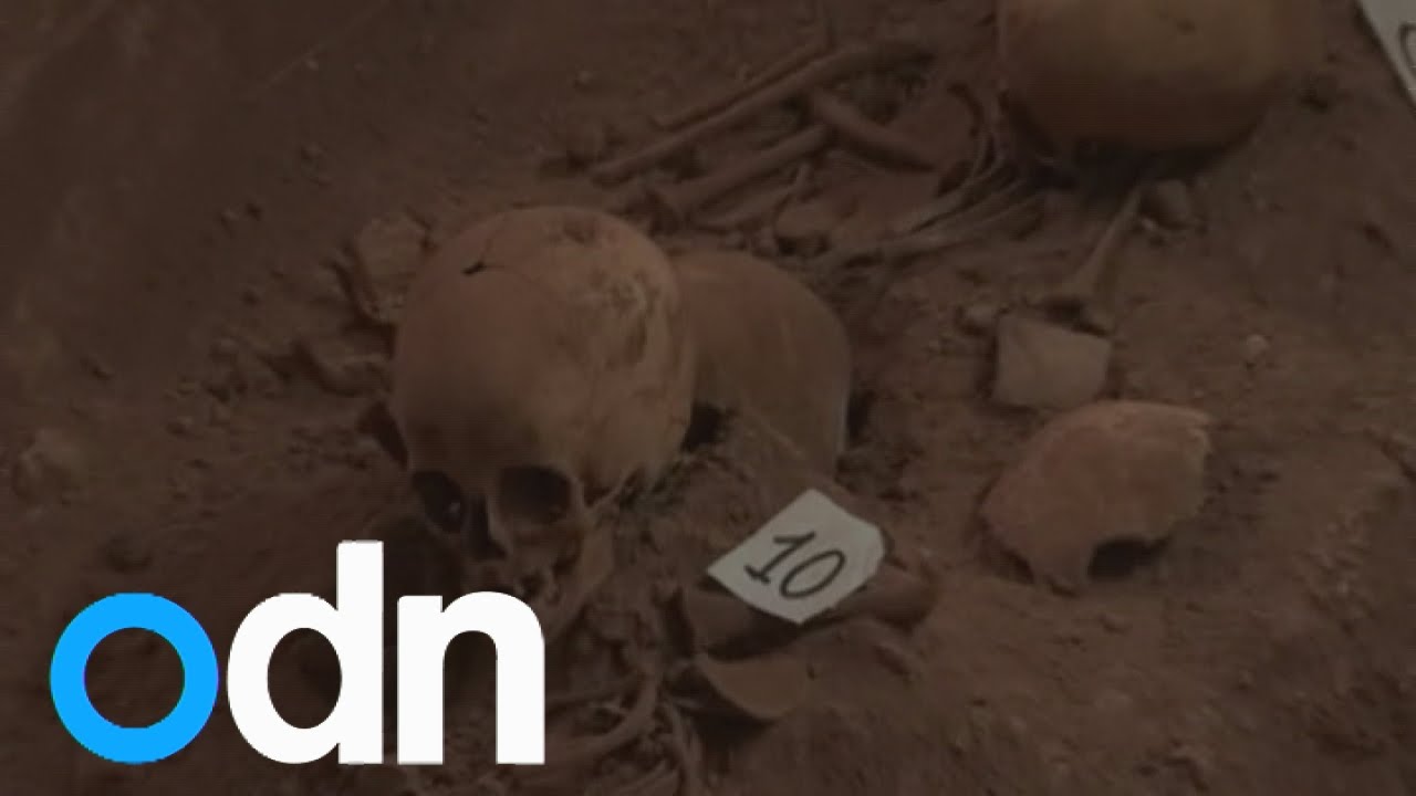 Skeletons found in hidden crypt in Peru - YouTube