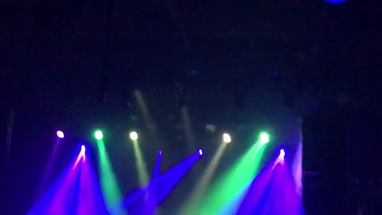 Louis Futon Stranger Things Flip - YouTube