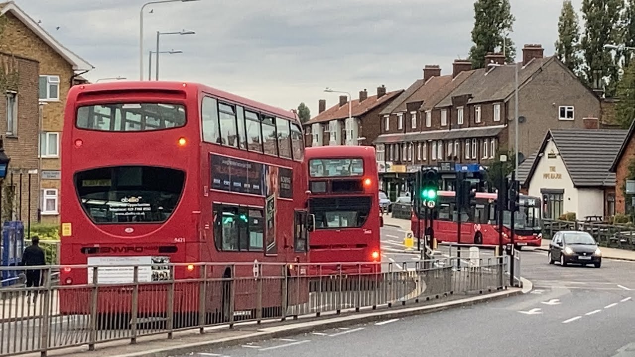 Some buses at Dagenham East 23/10/21 - YouTube