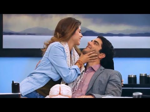 Alejandro y Macarena (Ernesto Calzadilla y Stephanie Cayo)