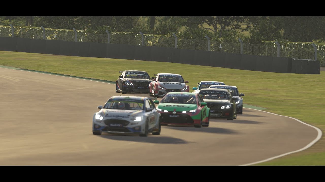 Action Packed BTCC Racing At Thruxton!!! - YouTube