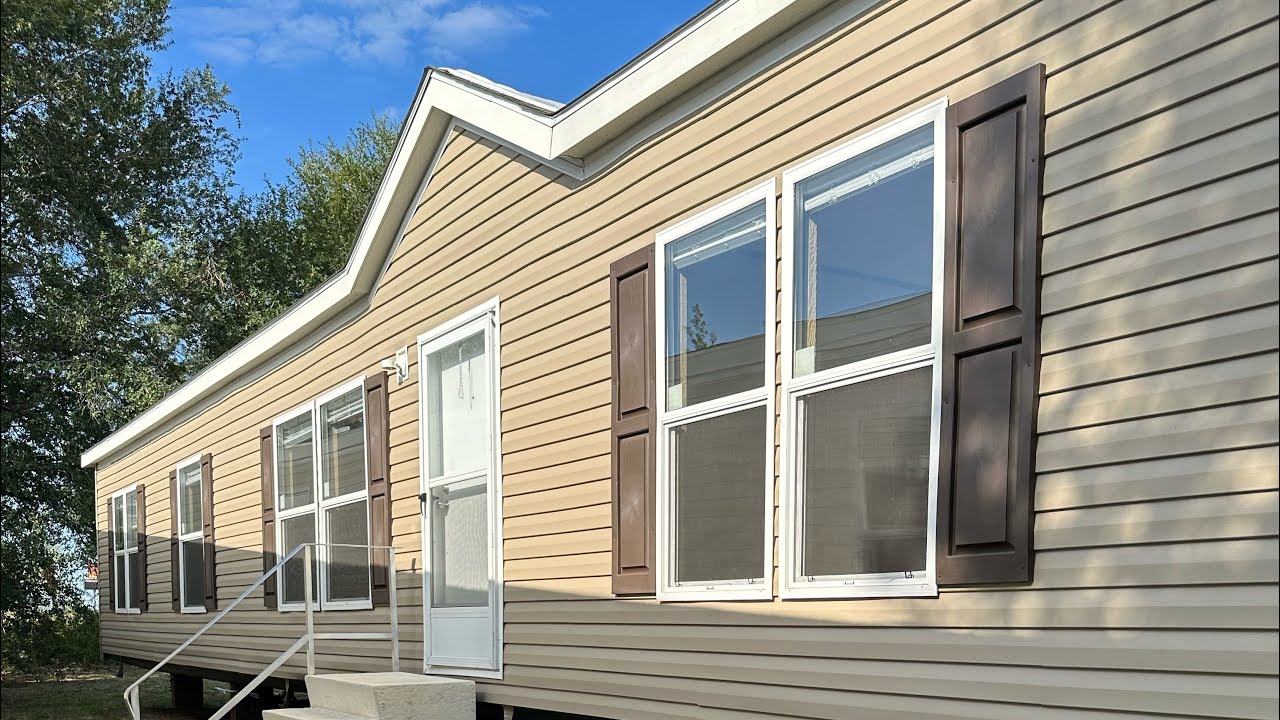 FLEETWOOD HOME REVIEW!! HUGE DOUBLE WIDE!!’ - YouTube
