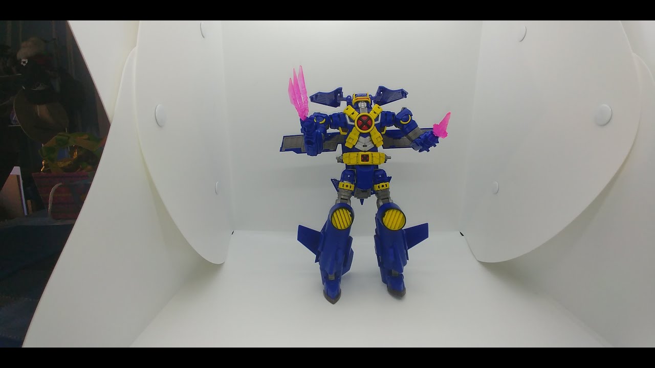 Chuck's Reviews Transformers Crossover Ultimate X-Spanse