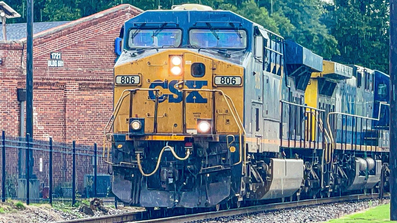 CSX 806 and 438 Lead a McCormick Sub Local in Augusta, GA - YouTube