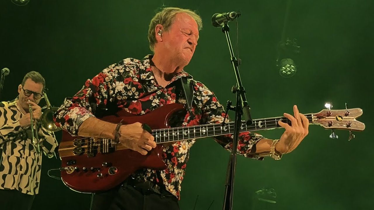 Level 42 at GLive Guildford - Heathrow - YouTube