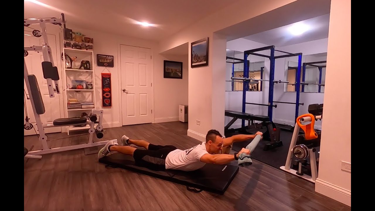 How to do a Towel lat pulldown if you don't have a pull up bar - YouTube