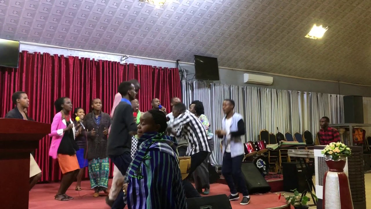 Worship in Church in Rwanda - YouTube