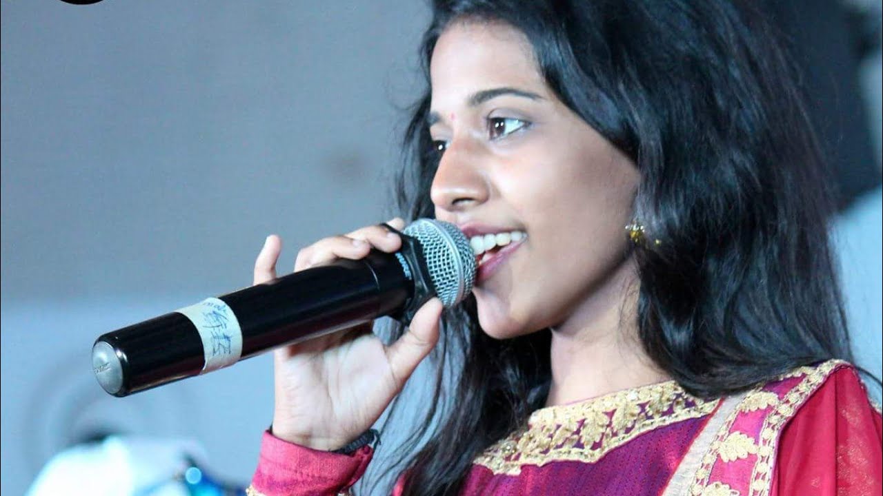காதல் ஓவியம் song by illayaraja and supersinger Priyanka NK - YouTube