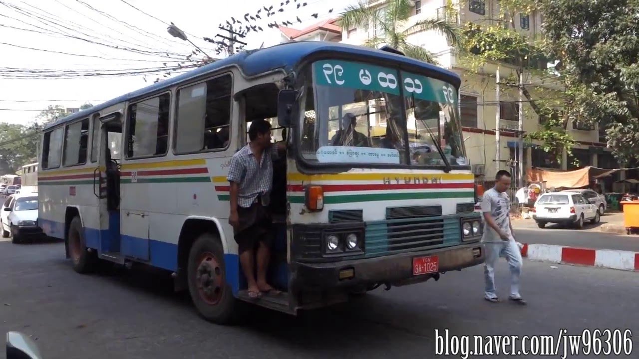 Local Bus riding at Yangon, Myanmar (1983' Hyundai FB485 bus) - YouTube