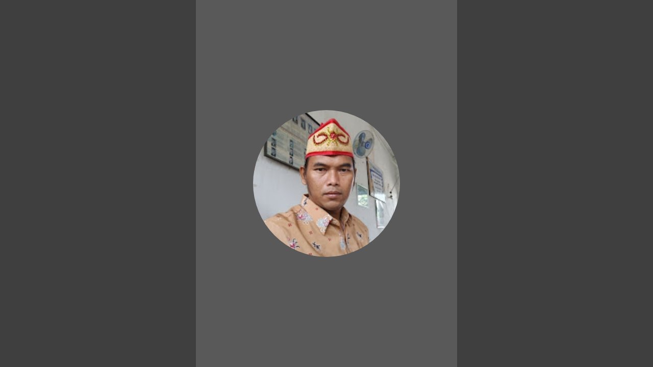Mengetam kayu kayu yang sudah di pres menggunakan cara manual. Mari ...