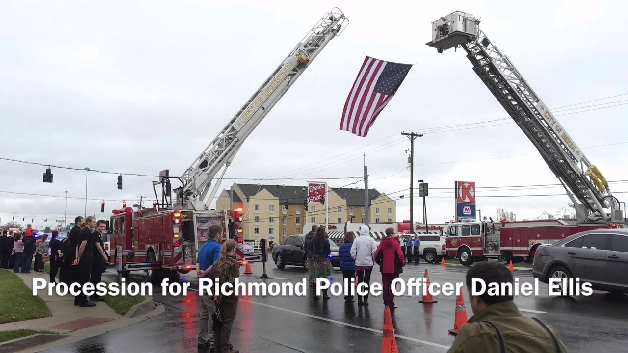 Richmond Officer Daniel Ellis is escorted to local funeral home - YouTube
