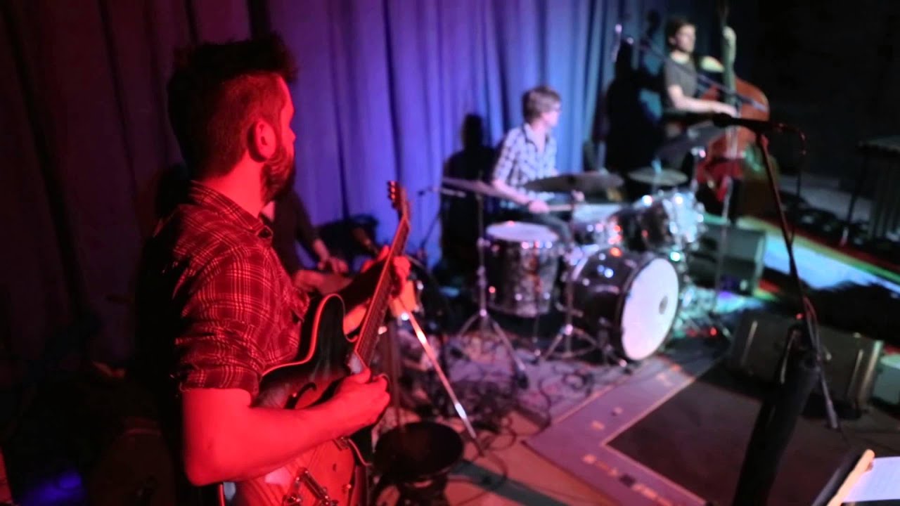 Compro Oro - Voodoo Valley (Live at Zwart Wild on 15/05/15) - YouTube